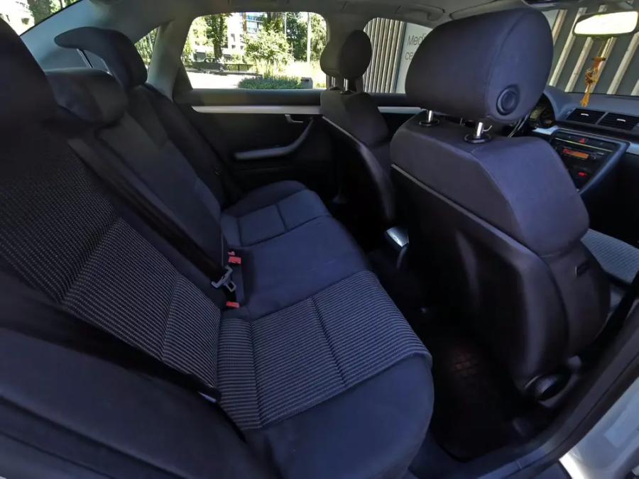 Audi A4 2005 in Riga, with an engine capacity of 3.00 L and mileage of 351 thousand km for 2490 €, photo 12 on AUTOMOTO.COM.LV