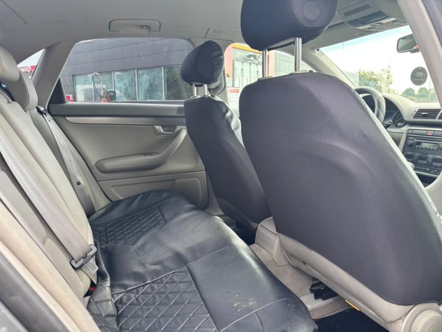 Audi A4 2005 in Narva, with an engine capacity of 2.00 L and mileage of 310 thousand km for 1499 €, photo 12 on AUTOMOTO.COM.LV