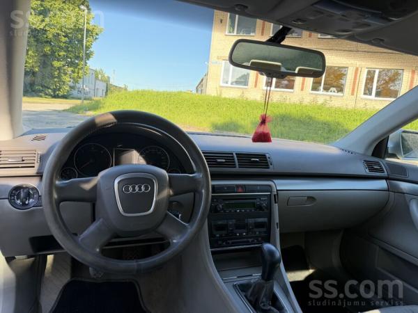 Audi A4 2006 Tukums, ar dzinēja tilpumu 2.00 L un nobraukumu 0 tūkst. km par 1000 €, foto 5 vietnē AUTOMOTO.COM.LV