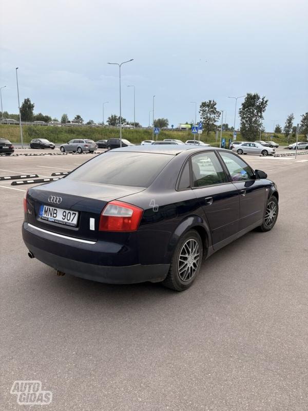 Audi A4 2006 in Kaunas, with an engine capacity of 1.60 L and mileage of 300 thousand km for 500 €, photo 3 on AUTOMOTO.COM.LV
