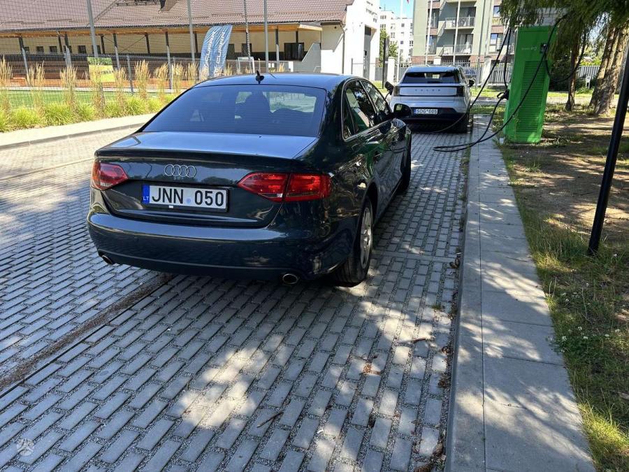 Audi A4 2008 Viļņa, ar dzinēja tilpumu 2.70 L un nobraukumu 287 tūkst. km par 5000 €, foto 8 vietnē AUTOMOTO.COM.LV