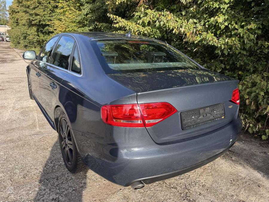 Audi A4 2008 in Siauliai, with an engine capacity of 2.70 L and mileage of 310 thousand km for 2650 €, photo 3 on AUTOMOTO.COM.LV