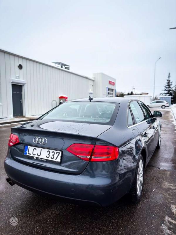 Audi A4 2009 in Sirvintos, with an engine capacity of 1.98 L and mileage of 350 thousand km for 4700 €, photo 7 on AUTOMOTO.COM.LV