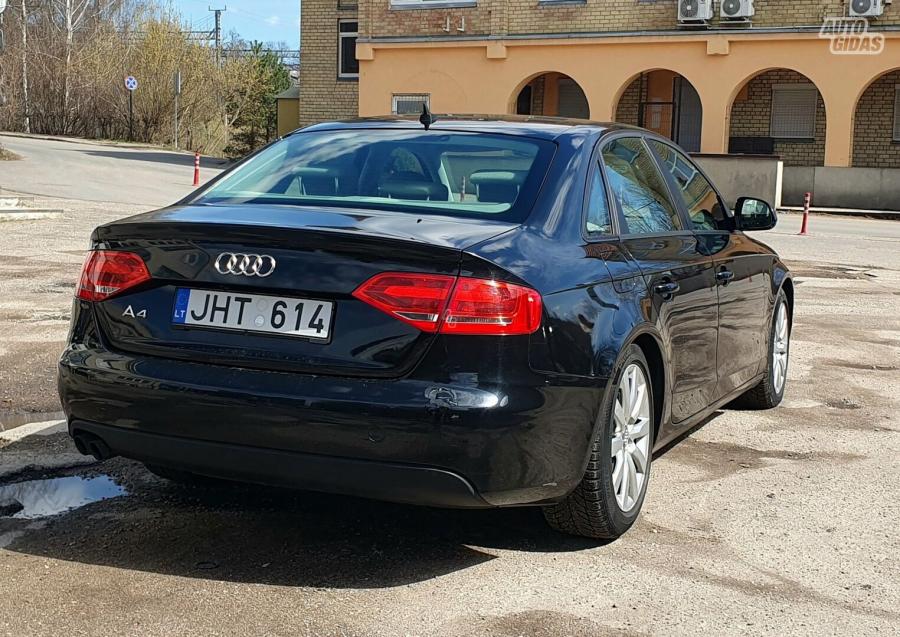 Audi A4 2009 in Vilnius, with an engine capacity of 2.00 L and mileage of 300 thousand km for 3150 €, photo 4 on AUTOMOTO.COM.LV