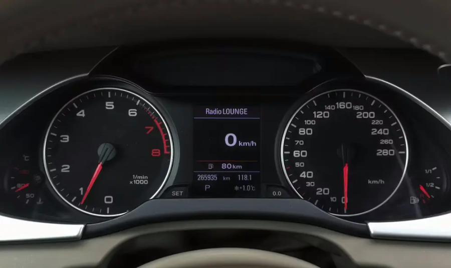 Audi A4 2009 in Riga, with an engine capacity of 2.00 L and mileage of 266 thousand km for 5990 €, photo 7 on AUTOMOTO.COM.LV