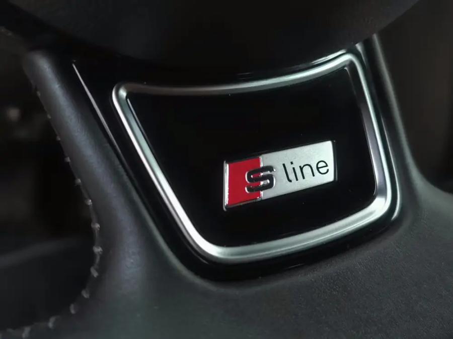 Audi A4 2012 in Riga, with an engine capacity of 2.00 L and mileage of 259 thousand km for 10590 €, photo 28 on AUTOMOTO.COM.LV