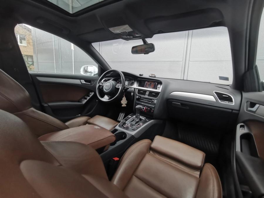 Audi A4 2012 in Riga, with an engine capacity of 1.80 L and mileage of 296 thousand km for 8390 €, photo 4 on AUTOMOTO.COM.LV