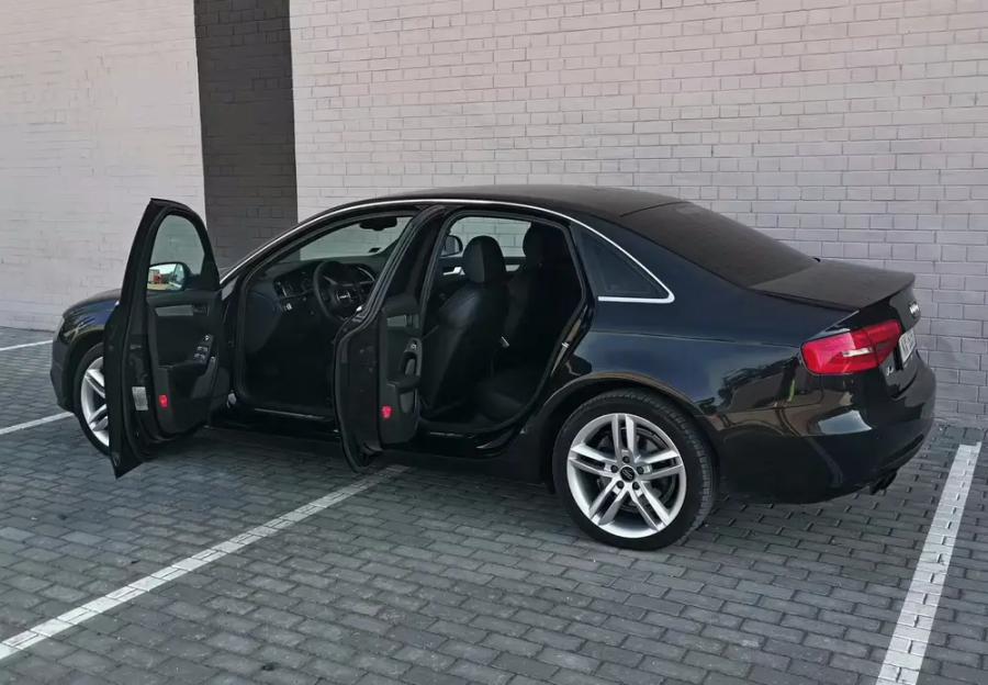 Audi A4 2013 in Riga, with an engine capacity of 2.00 L and mileage of 226 thousand km for 11590 €, photo 12 on AUTOMOTO.COM.LV