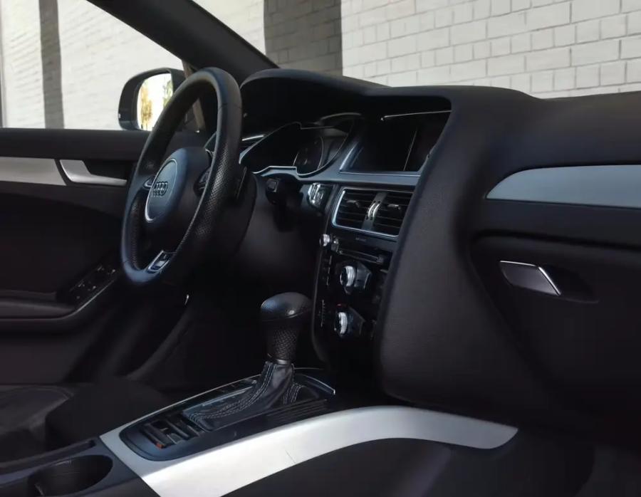 Audi A4 2013 in Riga, with an engine capacity of 2.00 L and mileage of 226 thousand km for 11590 €, photo 19 on AUTOMOTO.COM.LV