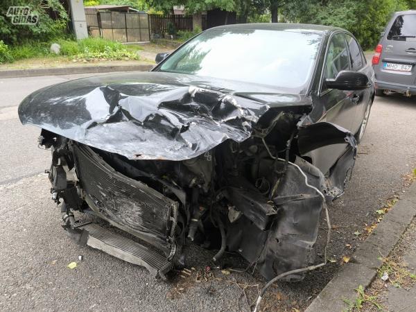 Audi A4 2013 in Vilnius, with an engine capacity of 2.00 L and mileage of 200 thousand km for 1200 €, photo 1 on AUTOMOTO.COM.LV