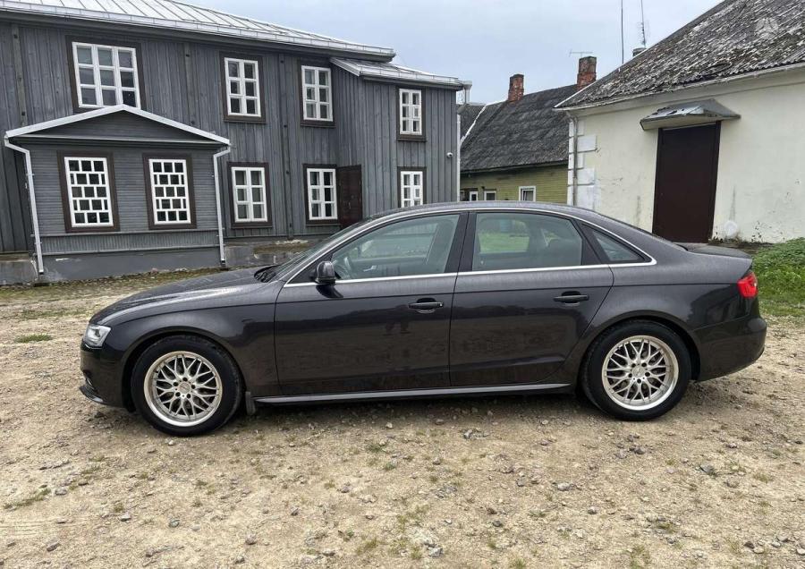 Audi A4 2013 in Kaisiadorys, with an engine capacity of 1.97 L and mileage of 289 thousand km for 7350 €, photo 7 on AUTOMOTO.COM.LV