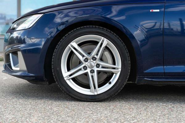 Audi A4 2019 in Vilnius, with an engine capacity of 1.98 L and mileage of 98 thousand km for 19500 €, photo 9 on AUTOMOTO.COM.LV
