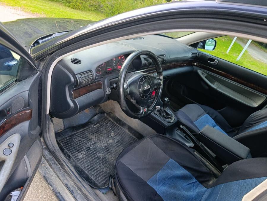 Audi A4 1996 in Marijampole, with an engine capacity of 1.90 L and mileage of 304 thousand km for 690 €, photo 9 on AUTOMOTO.COM.LV