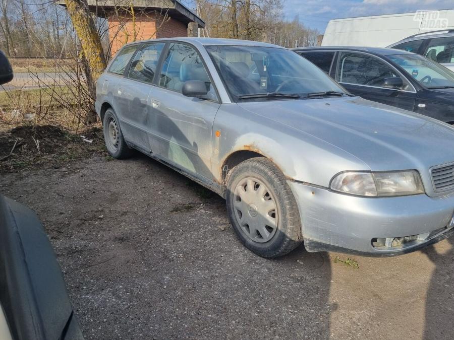 Audi A4 1997 Radviliškis, ar dzinēja tilpumu 1.90 L un nobraukumu 35 tūkst. km par 300 €, foto 3 vietnē AUTOMOTO.COM.LV