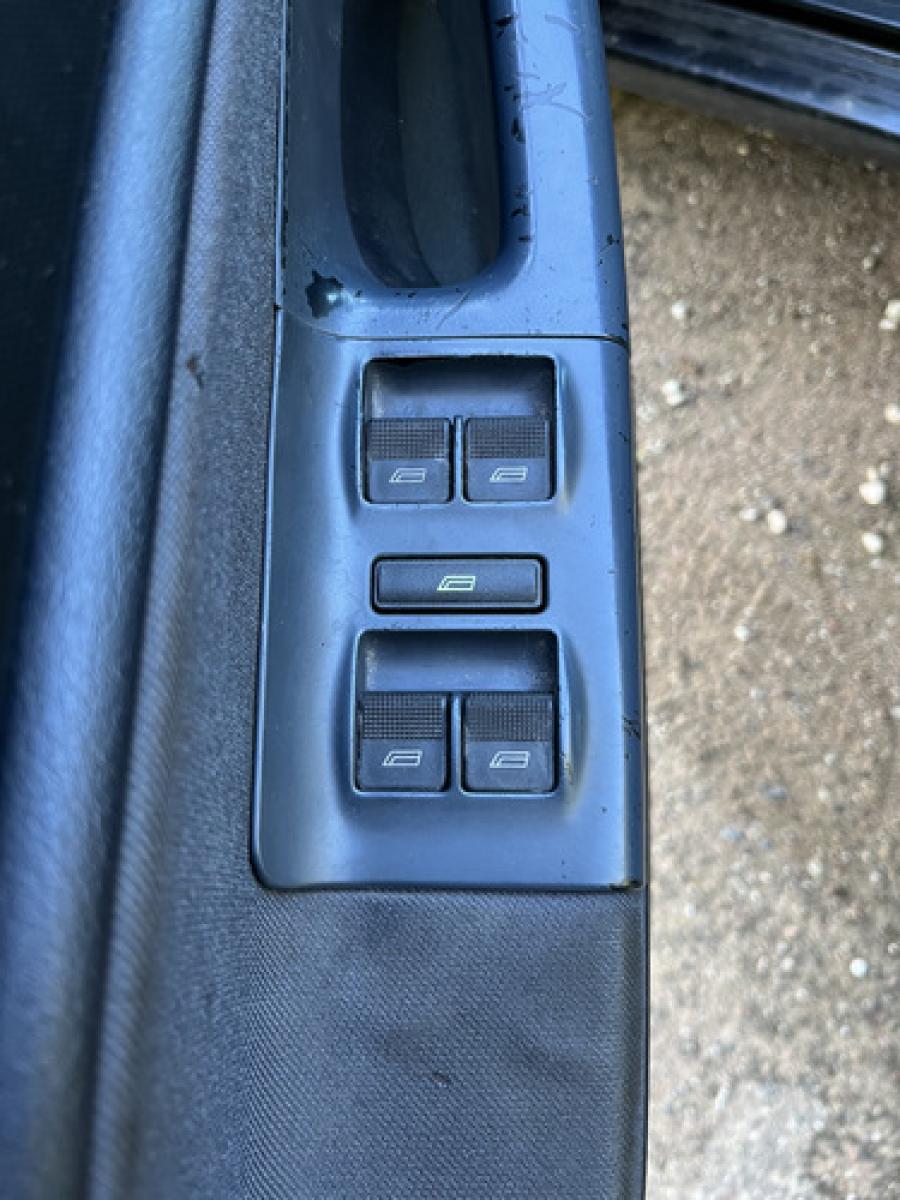 Audi A4 1997 in Sillamae, with an engine capacity of 1.90 L and mileage of 407 thousand km for 1199 €, photo 7 on AUTOMOTO.COM.LV