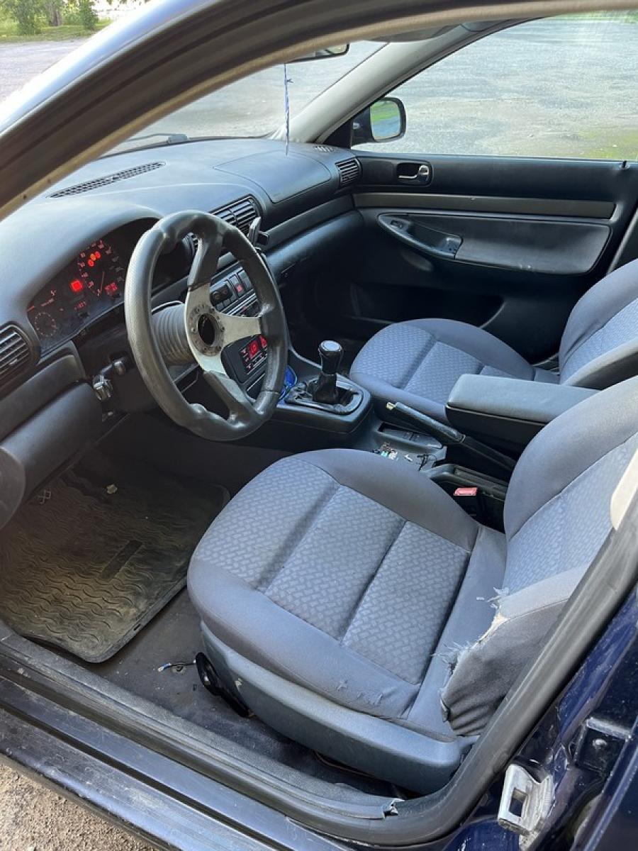 Audi A4 1997 in Sillamae, with an engine capacity of 1.90 L and mileage of 407 thousand km for 1199 €, photo 15 on AUTOMOTO.COM.LV