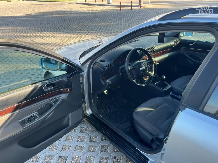Audi A4 1997 Pasvalys, ar dzinēja tilpumu 1.90 L un nobraukumu 259 tūkst. km par 750 €, foto 7 vietnē AUTOMOTO.COM.LV