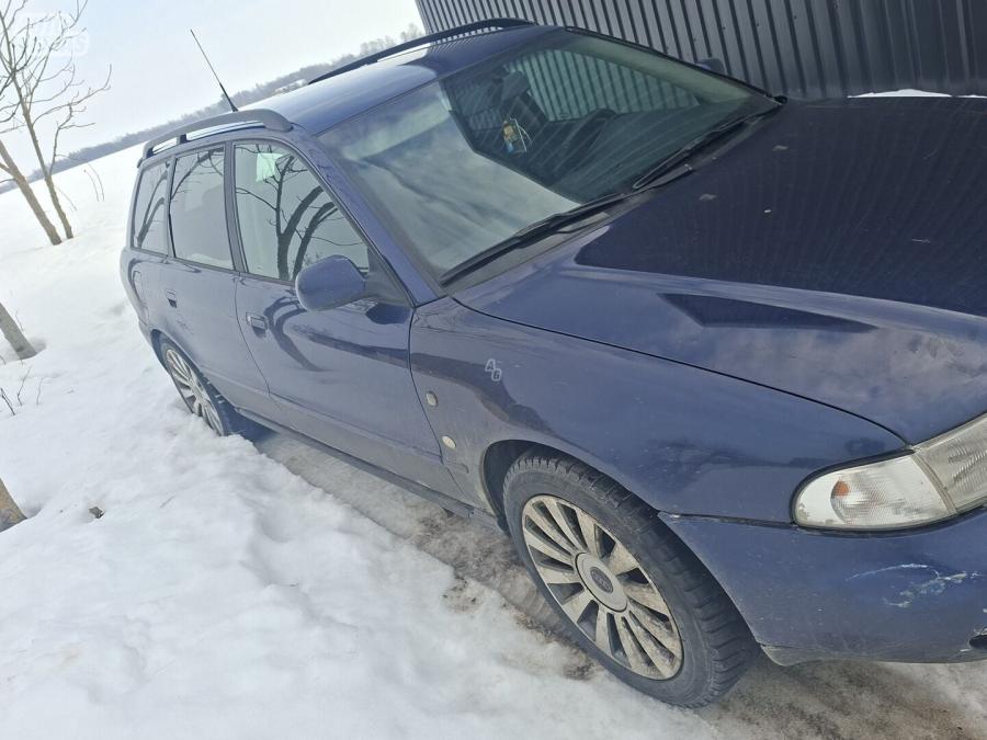 Audi A4 1998 Kretinga, ar dzinēja tilpumu 2.40 L un nobraukumu 300 tūkst. km par 750 €, foto 3 vietnē AUTOMOTO.COM.LV