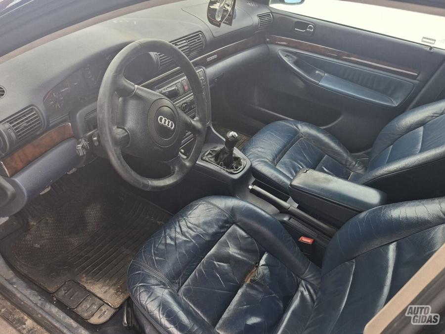 Audi A4 1998 Kretinga, ar dzinēja tilpumu 2.40 L un nobraukumu 300 tūkst. km par 750 €, foto 6 vietnē AUTOMOTO.COM.LV
