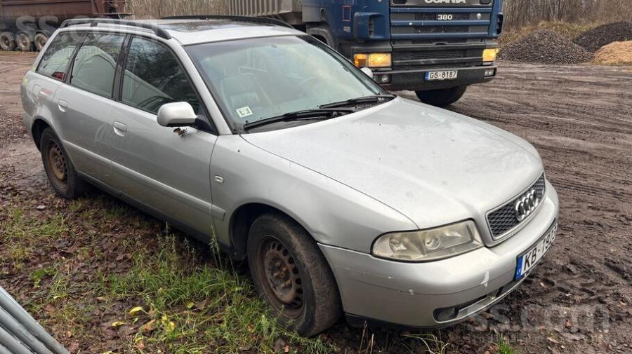 Audi A4 1999 Liepāja, ar dzinēja tilpumu 2.50 L un nobraukumu 330 tūkst. km par 700 €, foto 4 vietnē AUTOMOTO.COM.LV