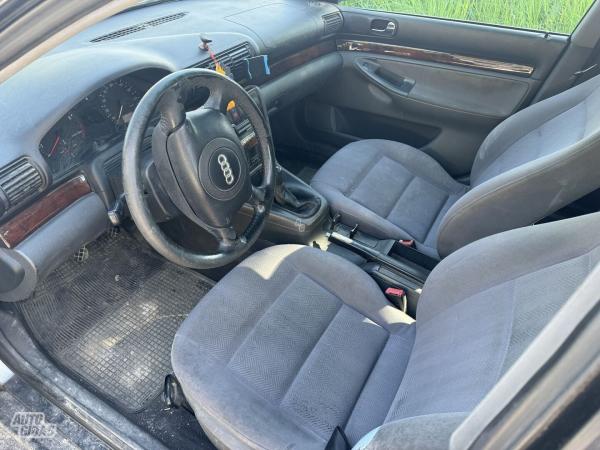 Audi A4 1999 Viļņa, ar dzinēja tilpumu 1.80 L un nobraukumu 321 tūkst. km par 380 €, foto 8 vietnē AUTOMOTO.COM.LV