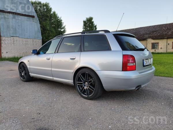 Audi A4 2001 Rīga, ar dzinēja tilpumu 1.80 L un nobraukumu 348 tūkst. km par 4000 €, foto 5 vietnē AUTOMOTO.COM.LV