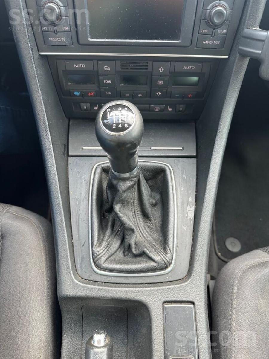 Audi A4 2002 in Riga, with an engine capacity of 1.90 L and mileage of 299 thousand km for 2800 €, photo 8 on AUTOMOTO.COM.LV