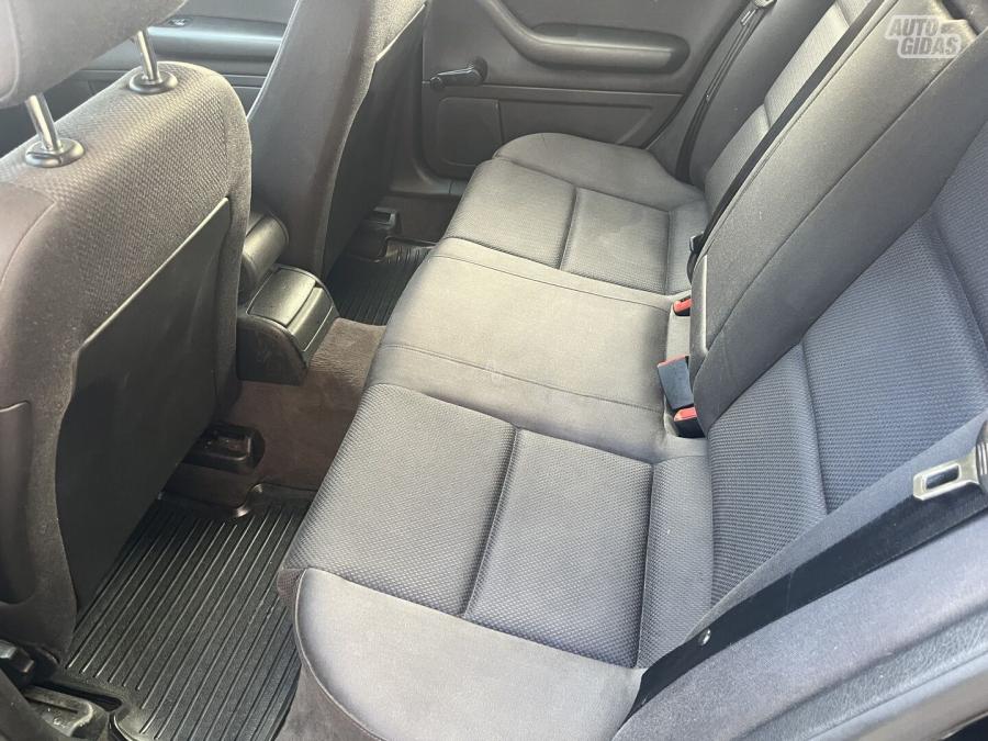 Audi A4 2002 Šauļi, ar dzinēja tilpumu 1.90 L un nobraukumu 328 tūkst. km par 1500 €, foto 11 vietnē AUTOMOTO.COM.LV