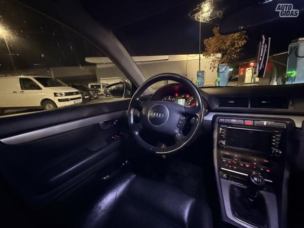 Audi A4 2002 Viļņa vietnē Audi A4 2002 Viļņa, ar dzinēja tilpumu 2.50 L un nobraukumu 300 tūkst. km par 1500 €, foto 9 vietnē AUTOMOTO.COM.LV
