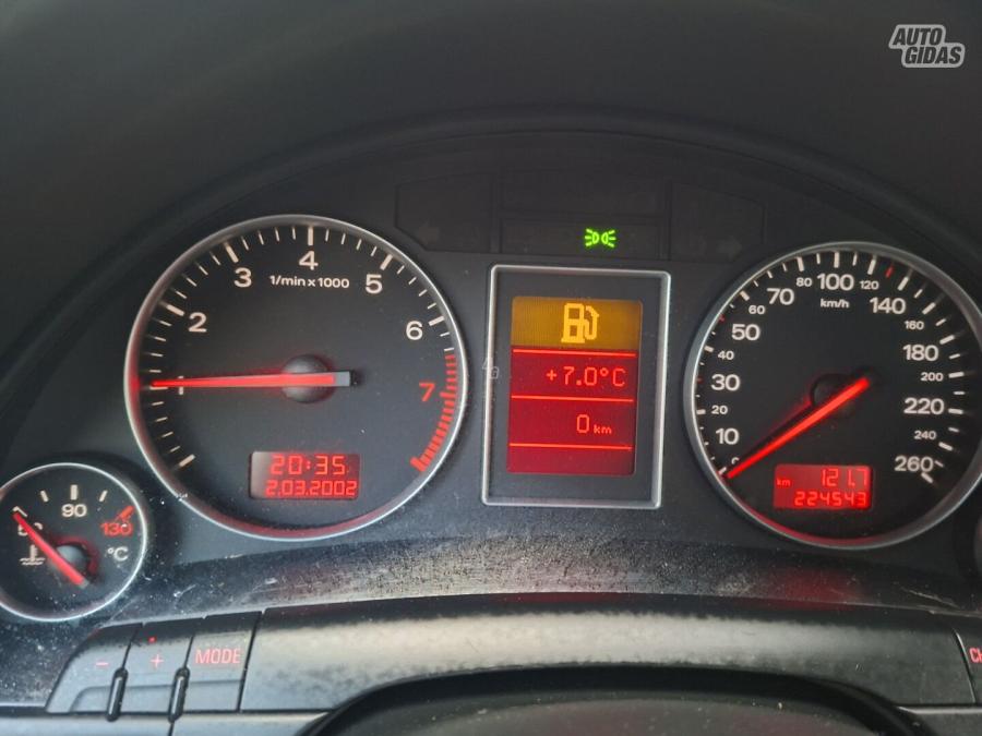 Audi A4 2003 Marijampole, ar dzinēja tilpumu 1.60 L un nobraukumu 225 tūkst. km par 2350 €, foto 23 vietnē AUTOMOTO.COM.LV