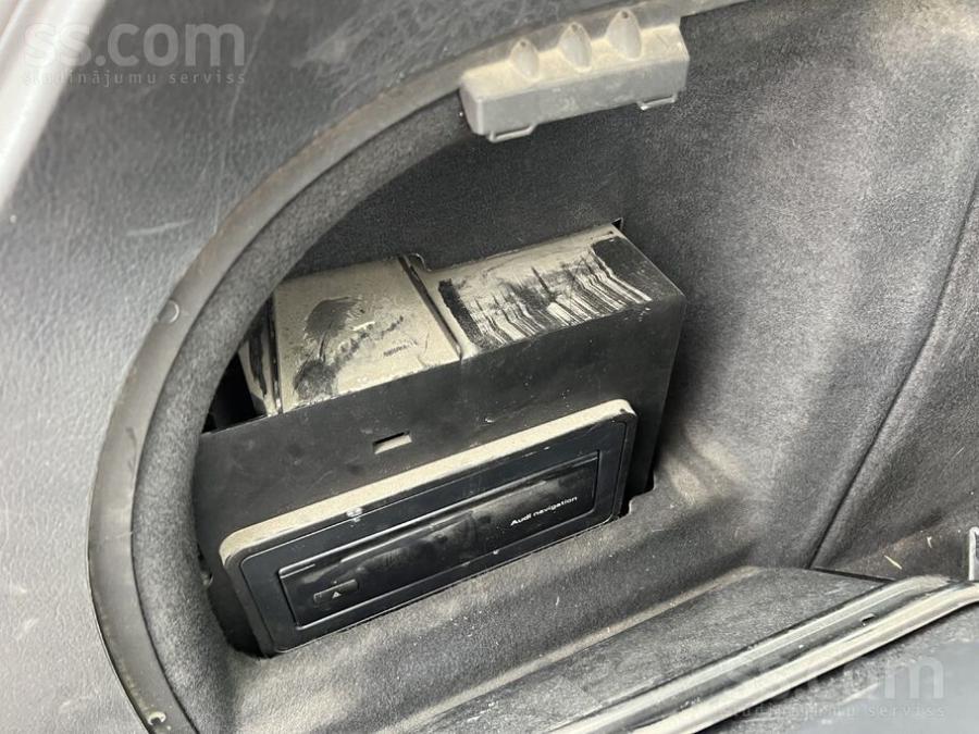 Audi A4 2003 in Daugavpils, with an engine capacity of 1.90 L and mileage of 380 thousand km for 1350 €, photo 11 on AUTOMOTO.COM.LV