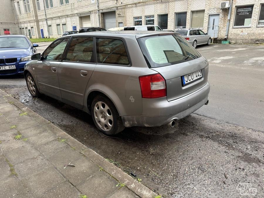 Audi A4 2003 Šauļi, ar dzinēja tilpumu 2.40 L un nobraukumu 320 tūkst. km par 600 €, foto 5 vietnē AUTOMOTO.COM.LV