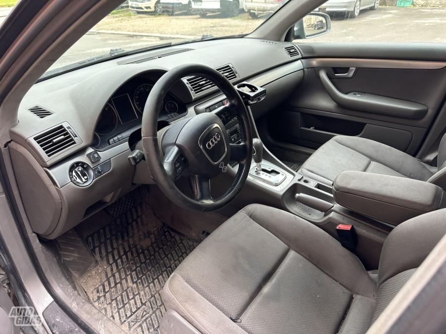Audi A4 2003 Šauļi, ar dzinēja tilpumu 2.40 L un nobraukumu 320 tūkst. km par 600 €, foto 7 vietnē AUTOMOTO.COM.LV