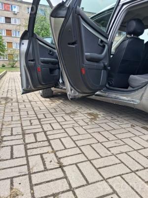 Audi A4 2003 in Rezekne, with an engine capacity of 1.90 L and mileage of 240 thousand km for 1850 €, photo 9 on AUTOMOTO.COM.LV