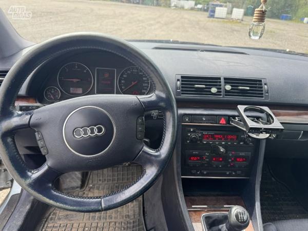 Ауди А4 2003 в Вильнюс, объемом двигателя 1.90 л и пробегом 381 тыс. км за 730 €, фото 10 на AUTOMOTO.COM.LV