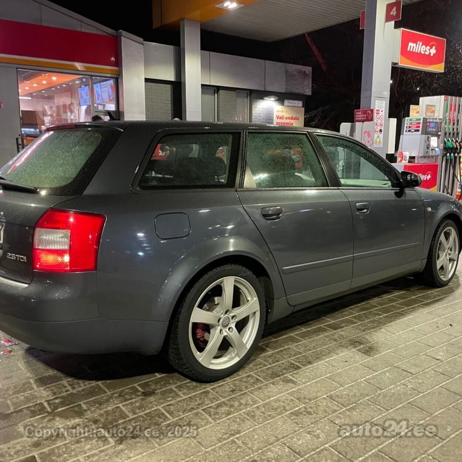 Audi A4 2004 in Tallinn, with an engine capacity of 2.50 L and mileage of 278 thousand km for 2700 €, photo 4 on AUTOMOTO.COM.LV