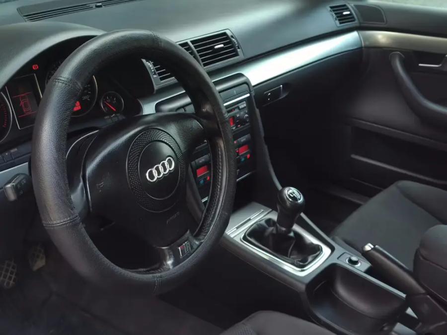 Audi A4 2004 in Riga, with an engine capacity of 1.90 L and mileage of 341 thousand km for 1990 €, photo 10 on AUTOMOTO.COM.LV