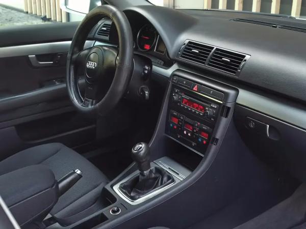 Audi A4 2004 Rīga, ar dzinēja tilpumu 1.90 L un nobraukumu 341 tūkst. km par 1990 €, foto 10 vietnē AUTOMOTO.COM.LV