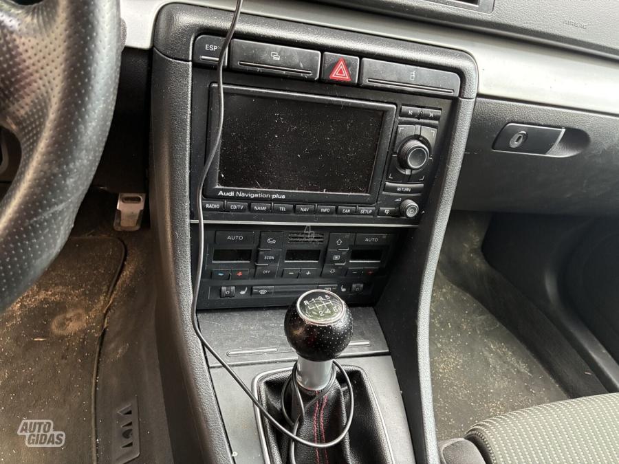 Audi A4 2004 Viļņa, ar dzinēja tilpumu 2.00 L un nobraukumu 372 tūkst. km par 1900 €, foto 5 vietnē AUTOMOTO.COM.LV