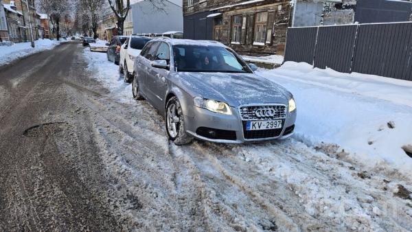 Audi A4 2005 Liepāja, ar dzinēja tilpumu 3.00 L un nobraukumu 242 tūkst. km par 3500 €, foto 6 vietnē AUTOMOTO.COM.LV