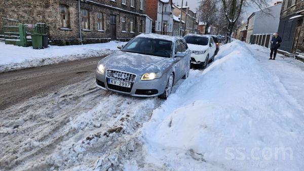 Audi A4 2005 Liepāja, ar dzinēja tilpumu 3.00 L un nobraukumu 242 tūkst. km par 3500 €, foto 7 vietnē AUTOMOTO.COM.LV