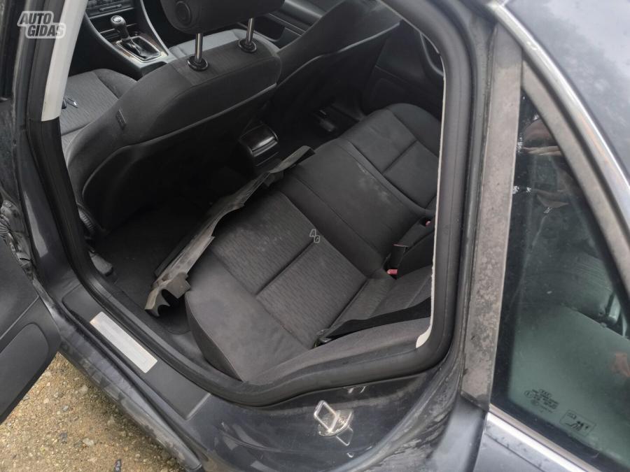 Audi A4 2005 in Kaunas, with an engine capacity of 2.00 L and mileage of 275 thousand km for 595 €, photo 12 on AUTOMOTO.COM.LV