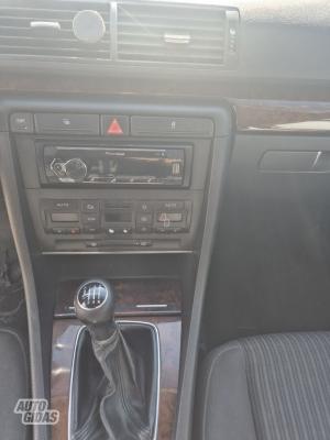 Audi A4 2005 in Kretinga, with an engine capacity of 2.00 L and mileage of 328 thousand km for 1750 €, photo 10 on AUTOMOTO.COM.LV