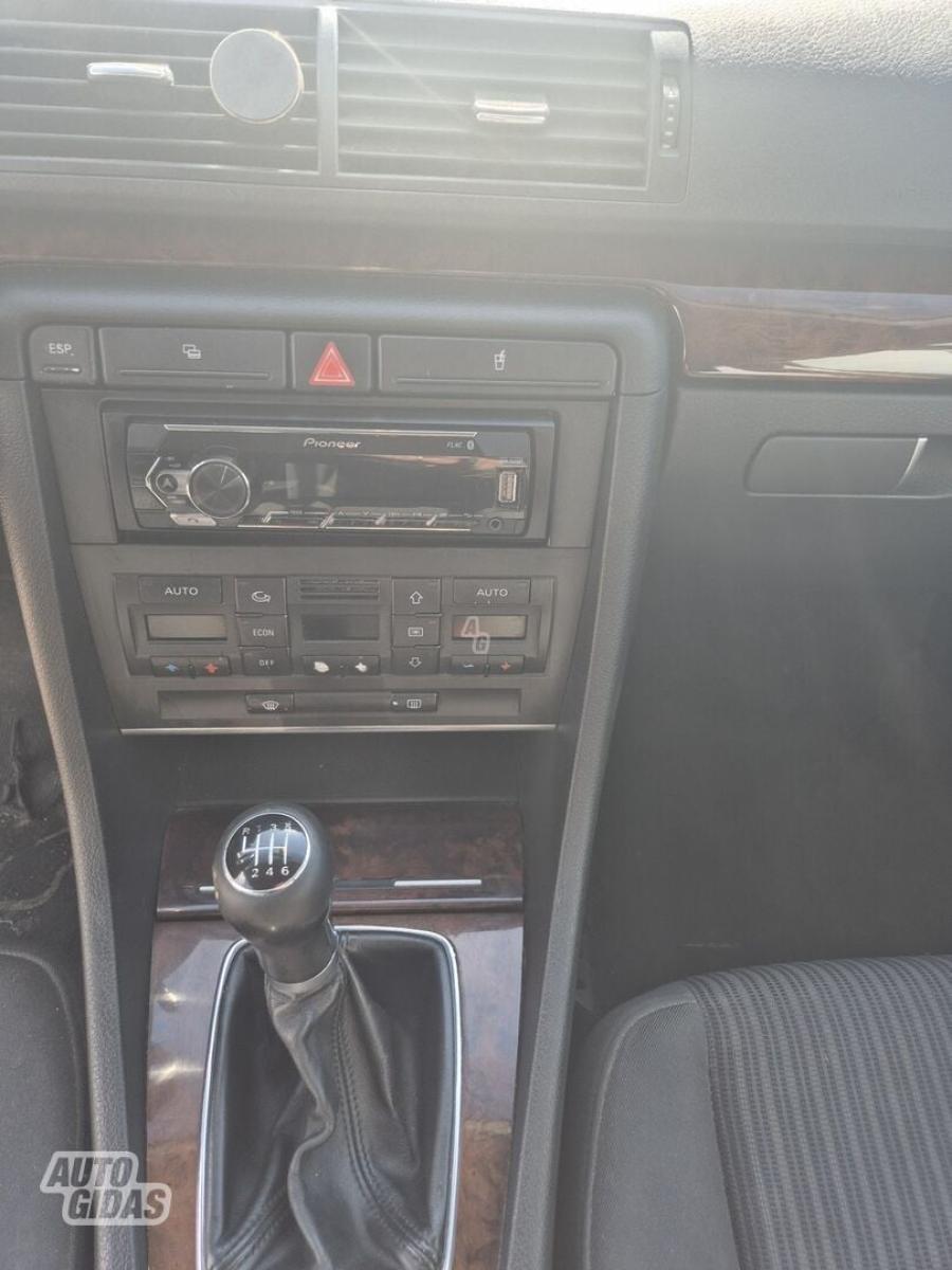 Audi A4 2005 in Kretinga, with an engine capacity of 2.00 L and mileage of 328 thousand km for 1750 €, photo 10 on AUTOMOTO.COM.LV