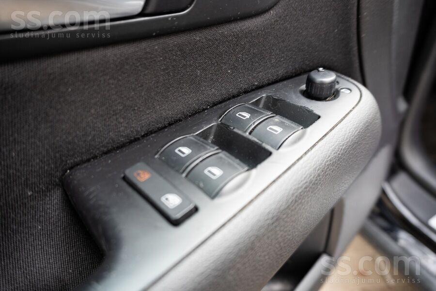 Audi A4 2005 Rīga, ar dzinēja tilpumu 2.50 L un nobraukumu 248 tūkst. km par 4290 €, foto 9 vietnē AUTOMOTO.COM.LV