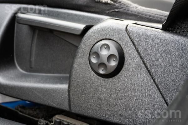 Audi A4 2005 in Riga, with an engine capacity of 2.50 L and mileage of 248 thousand km for 4290 €, photo 9 on AUTOMOTO.COM.LV