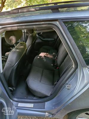 Audi A4 2005 in Prienai, with an engine capacity of 1.90 L and mileage of 316 thousand km for 1650 €, photo 8 on AUTOMOTO.COM.LV