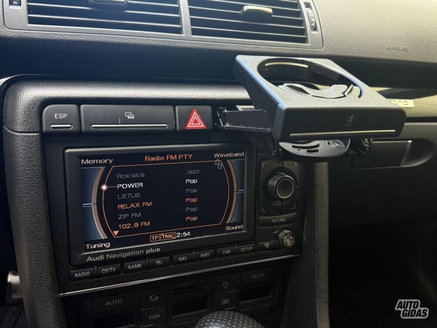 Audi A4 2006 in Kaunas, with an engine capacity of 3.00 L and mileage of 327 thousand km for 1800 €, photo 18 on AUTOMOTO.COM.LV