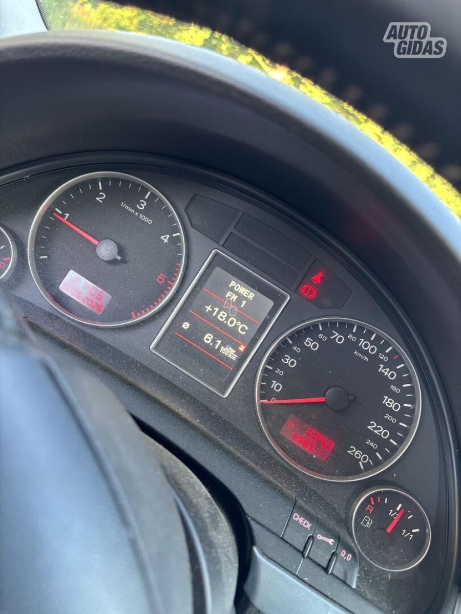 Audi A4 2006 in Gargzdai, with an engine capacity of 2.00 L and mileage of 399 thousand km for 1750 €, photo 8 on AUTOMOTO.COM.LV