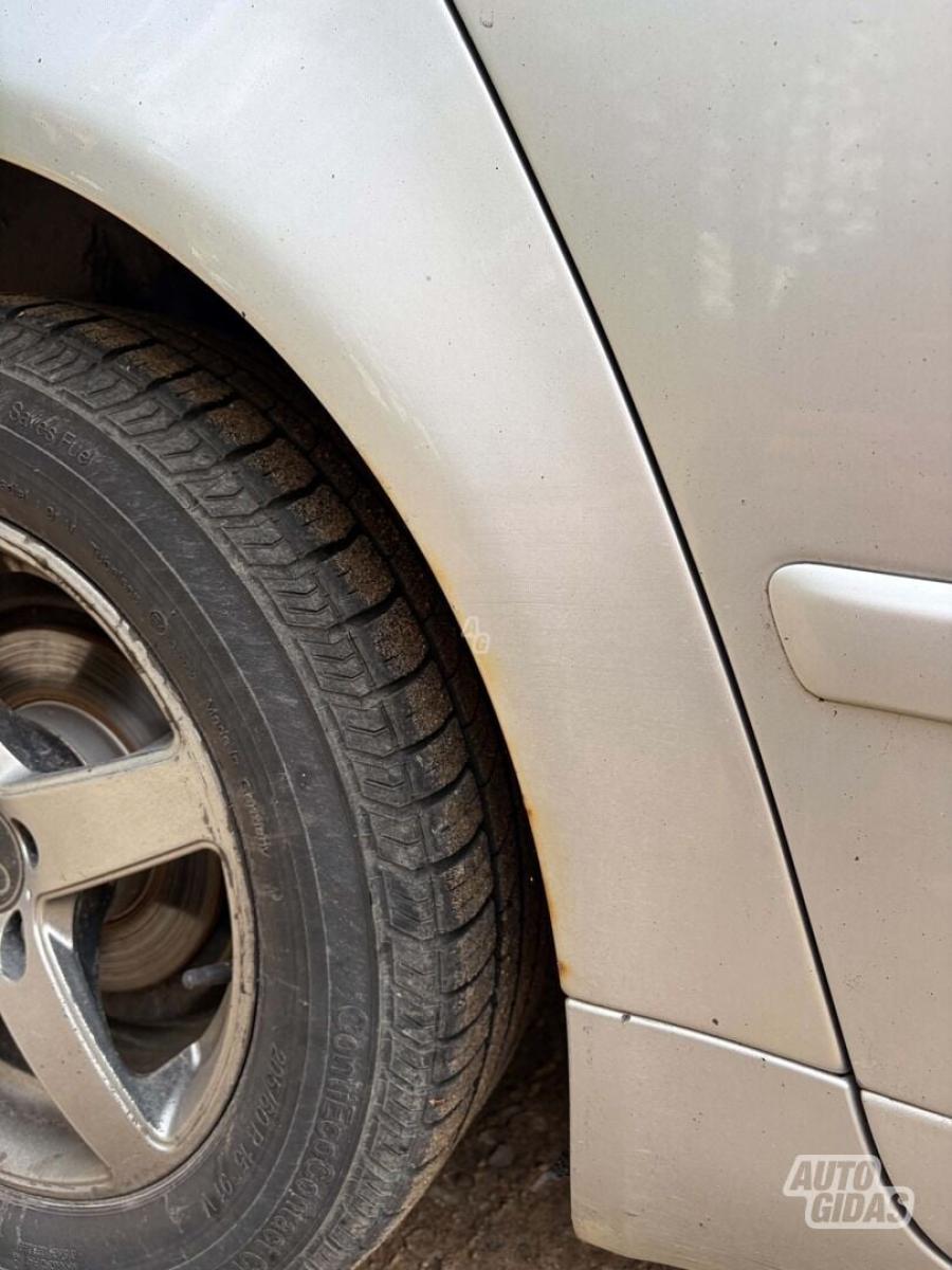 Audi A4 2006 Telšiai, ar dzinēja tilpumu 2.00 L un nobraukumu 284 tūkst. km par 1900 €, foto 17 vietnē AUTOMOTO.COM.LV
